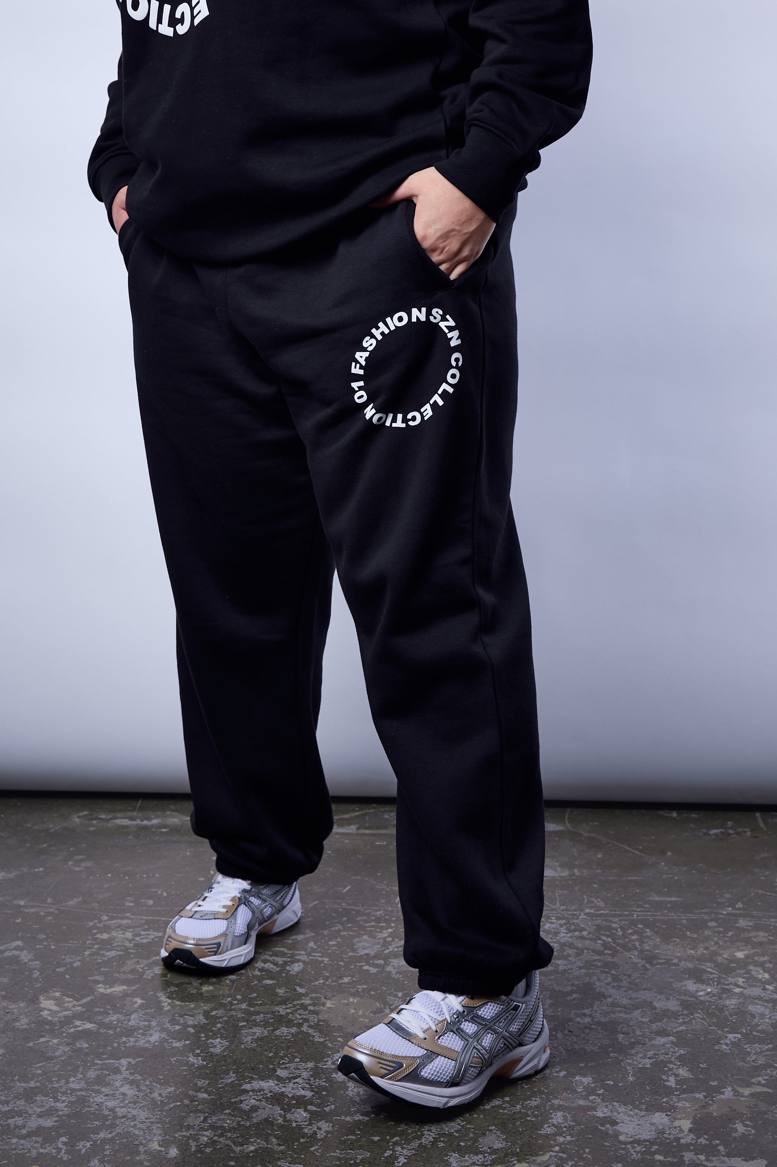 FASHION SZN 01 COLLECTION Jogger in Black – Fashion//SZN